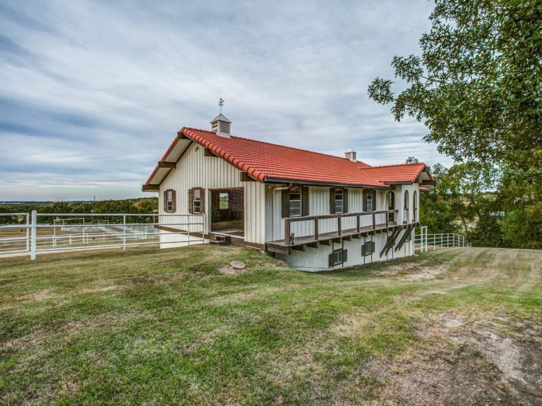 SALE PENDING - SOUTHERN CROSS RANCH - A PIECE OF DALLAS HISTORY ...